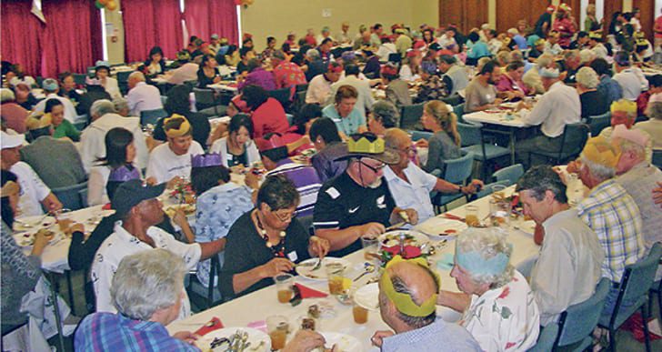 Community supports free Christmas Day lunch - Local Matters