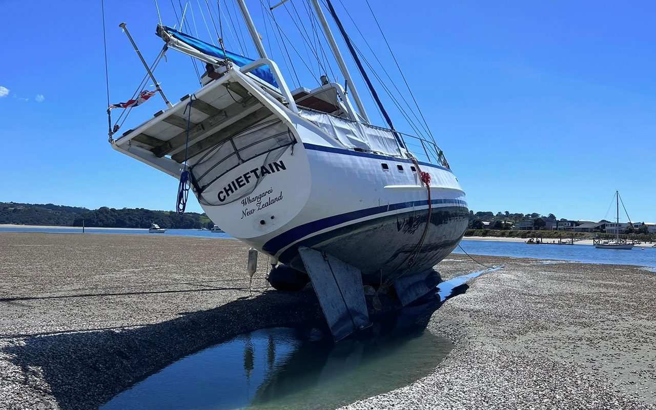 Stranded yacht set free - Local Matters