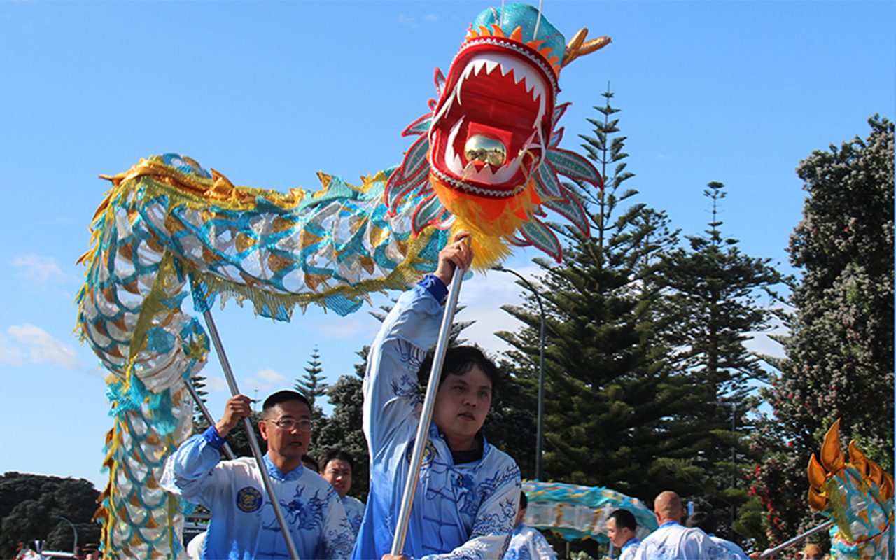 Vibrant Santa Parade brings out Coast crowds - Local Matters