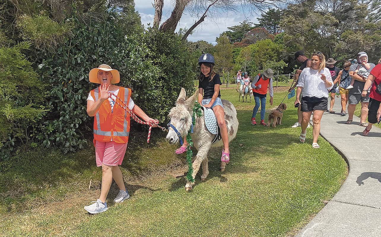 Santa returns to Donkey Day - Local Matters